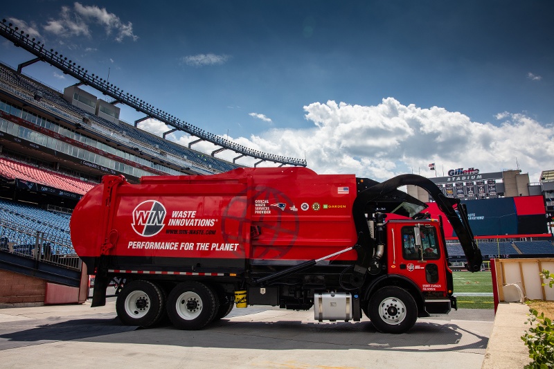 McNeilus Atlantic Front Loader