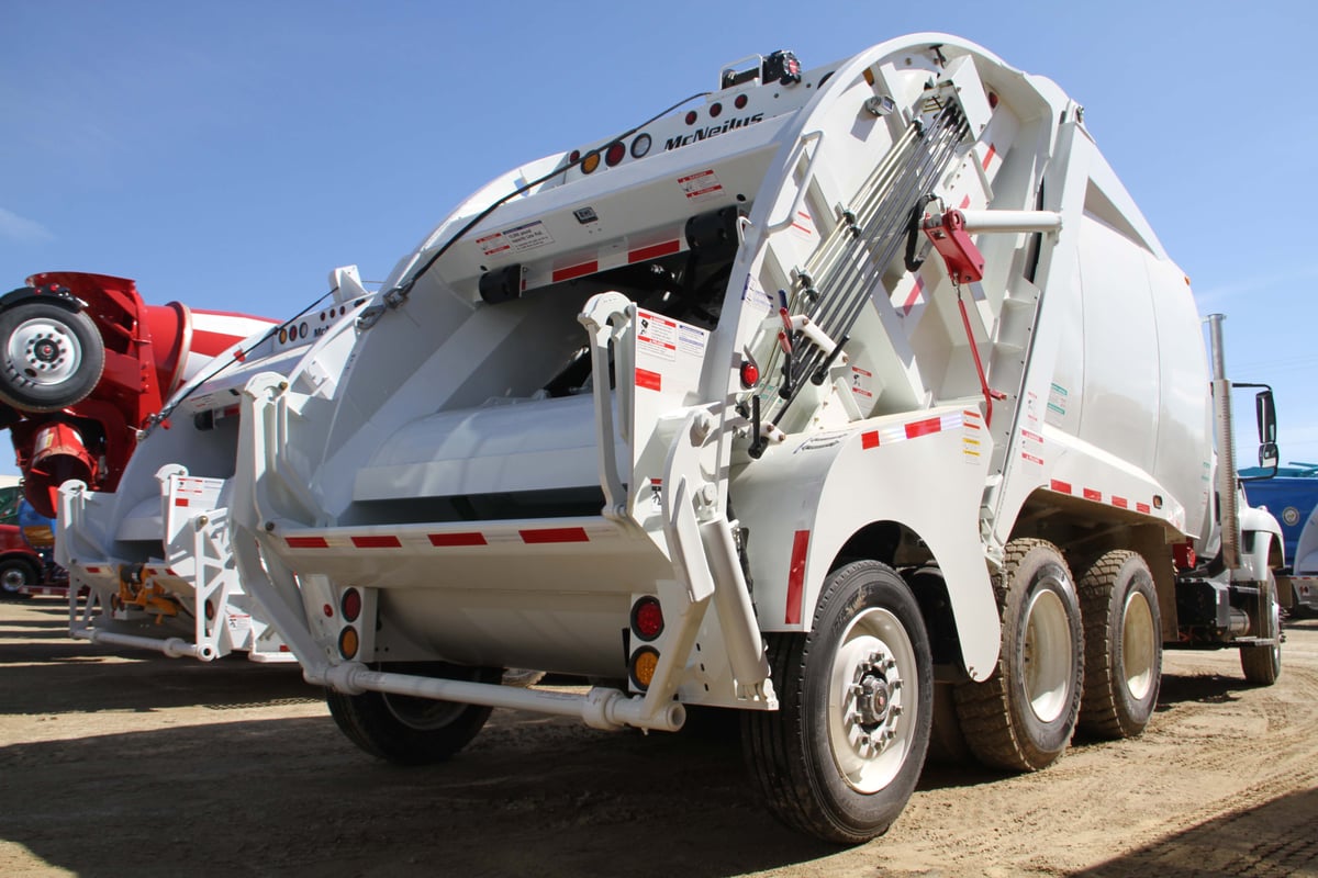 mcneilus rear loader
